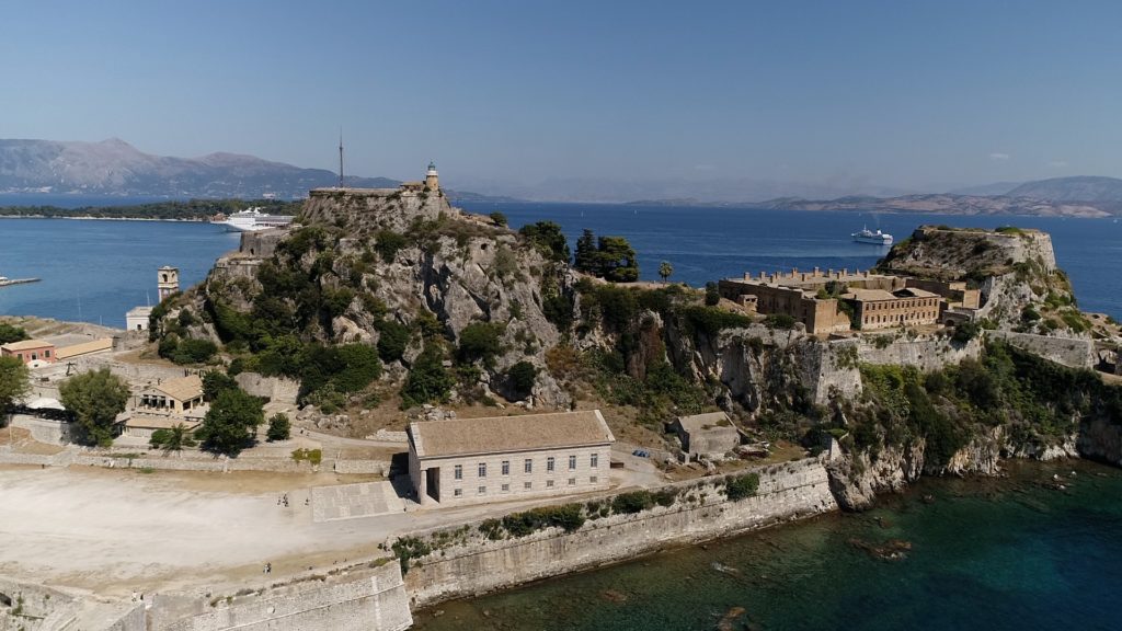 ΕΡΤ2 - ΦΩΤΕΙΝΑ ΜΟΝΟΠΑΤΙΑ «Τα μοναστήρια της Κέρκυρας» 15.12.2019 ...
