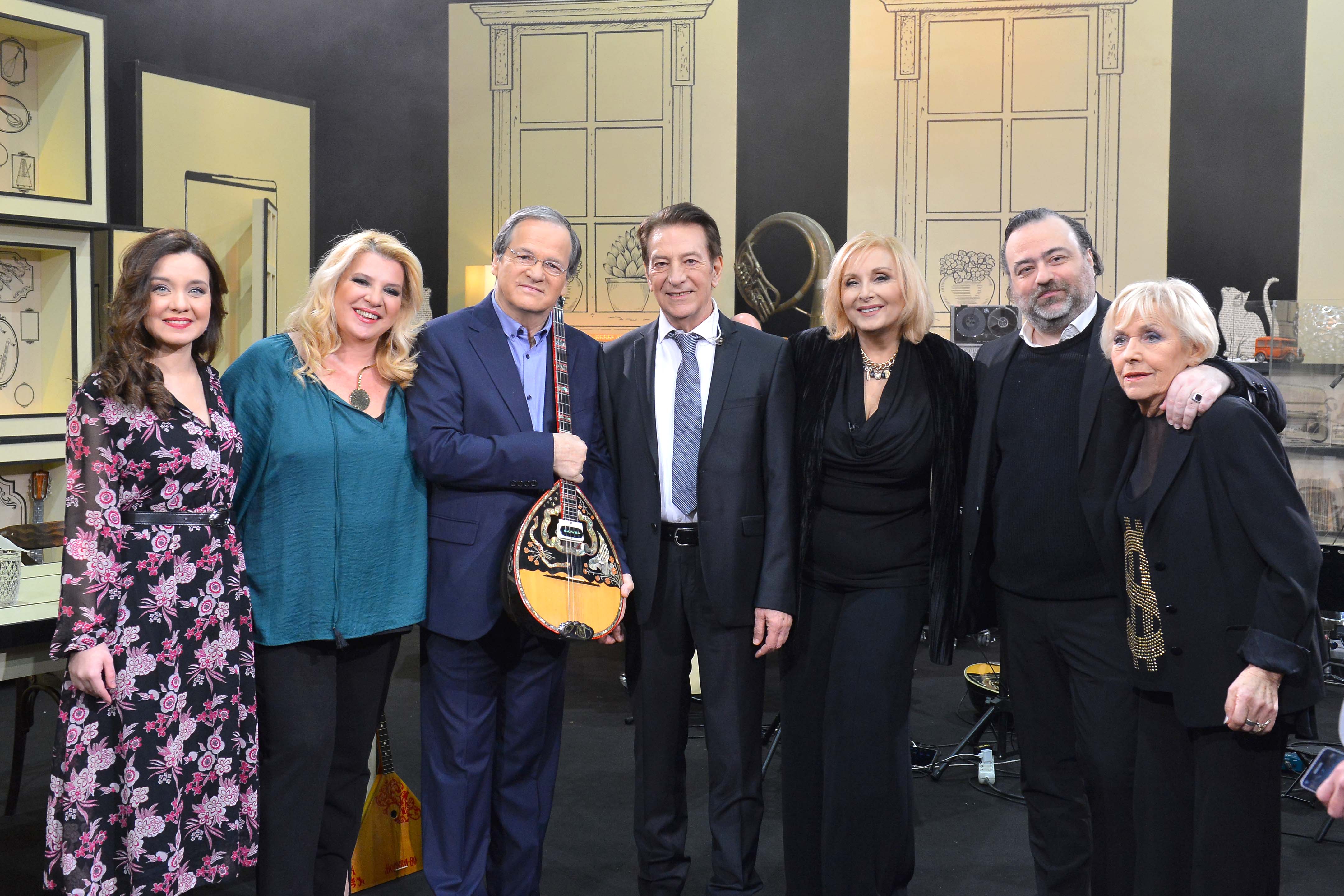 ΕΡΤ2: Η ΑΥΛΗ ΤΩΝ ΧΡΩΜΑΤΩΝ «Τα τραγούδια της Ομόνοιας» - Δείτε επτά ...
