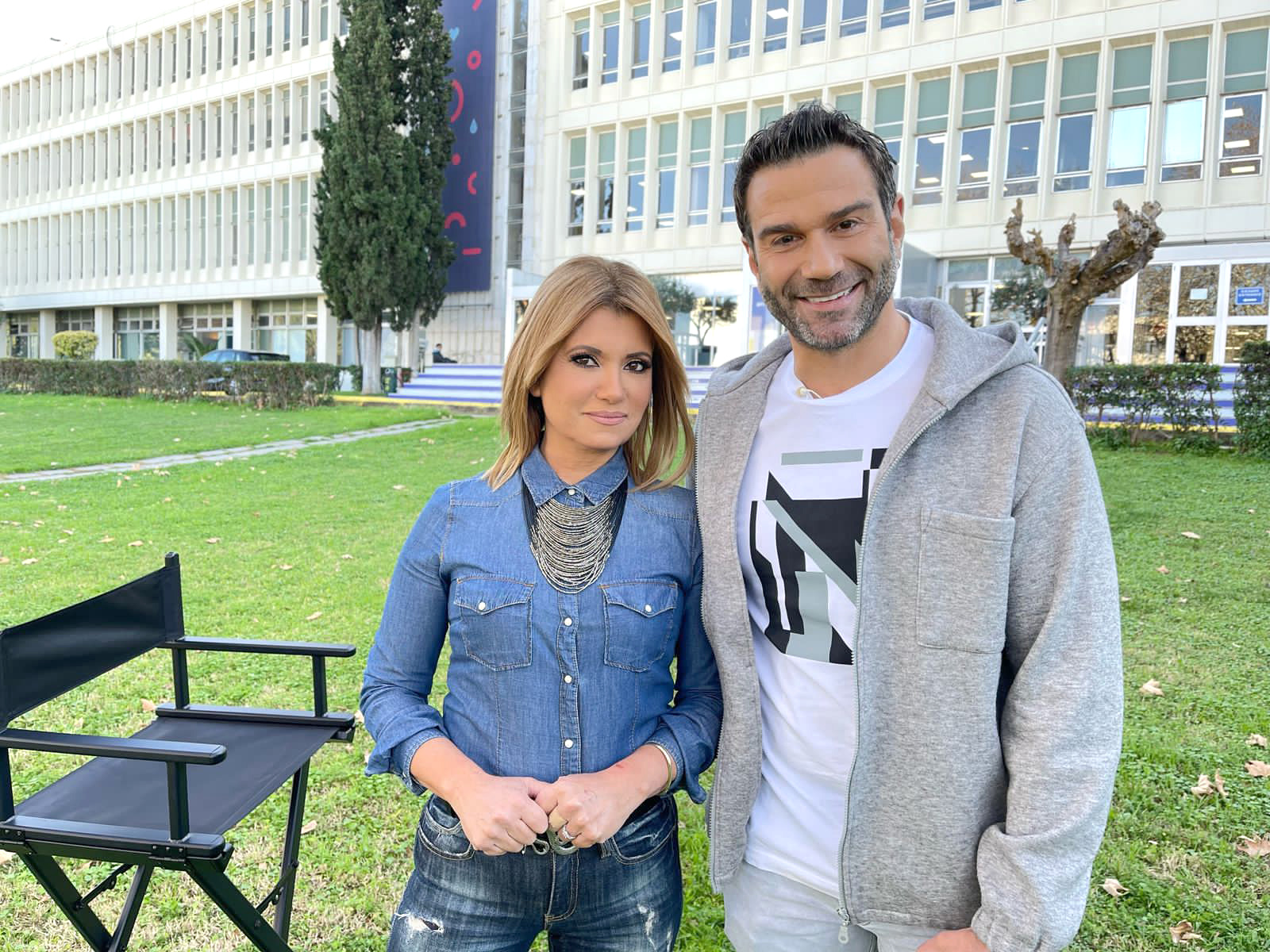 ΕΡΤ1 - «Μπαμπά-δες»: Ο Απόστολος Μαγγηριάδης, ο Γιάννης Μούτσιος και η ...