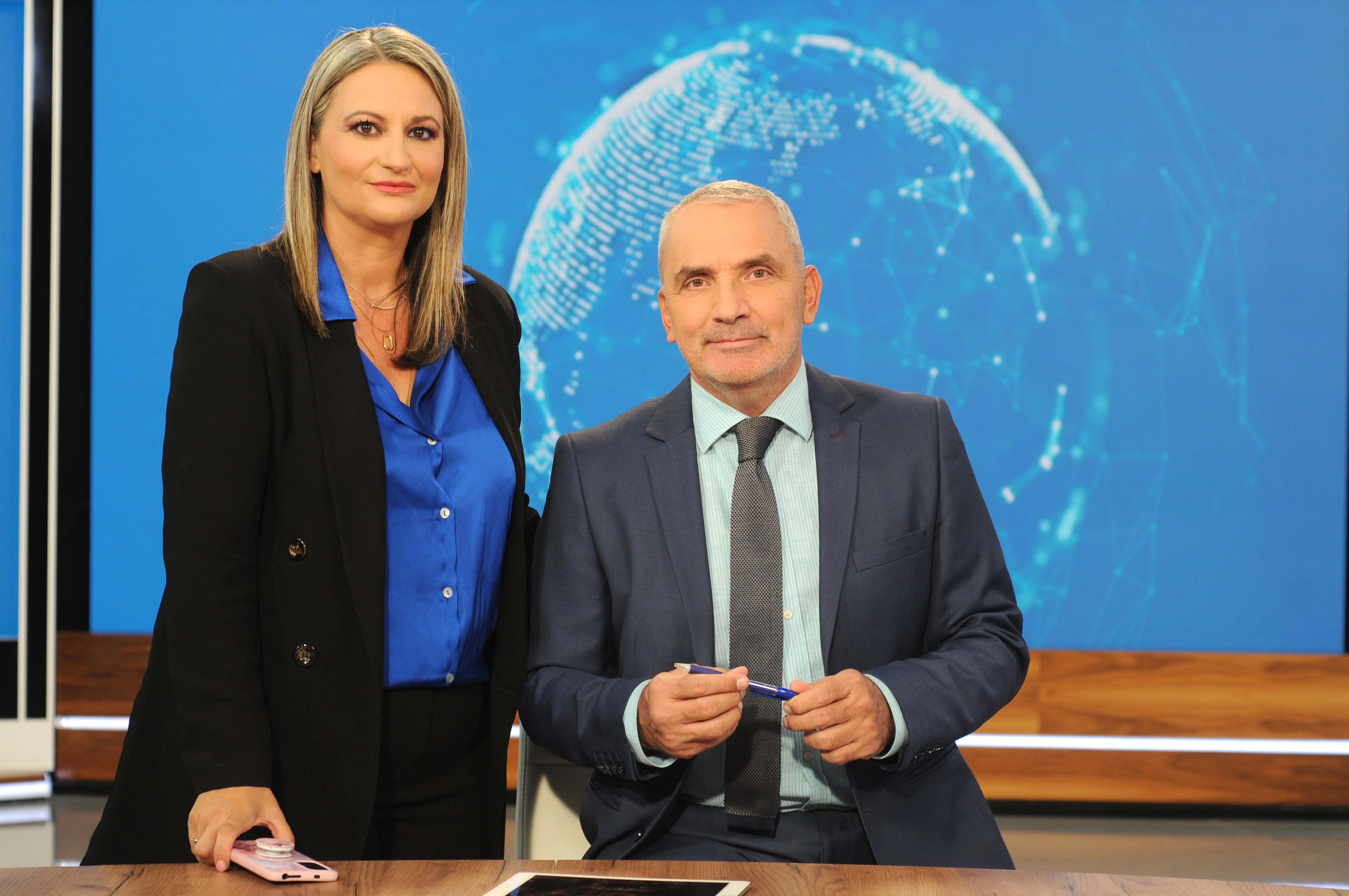 ΕΡΤNEWS: ΠΡΕΜΙΕΡΑ «Τα εν δήμω» με τον Τάκη Σαράντη και τη Μαρία ...